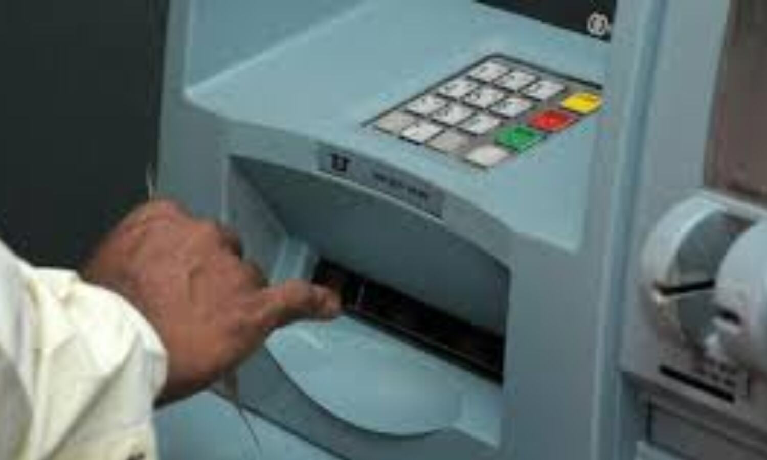 RBI On ATM Dispense: अब ATM में 100 और 200 की नोट को लेकर नहीं होना पड़ेगा परेशान, RBI ने बैकों ...
